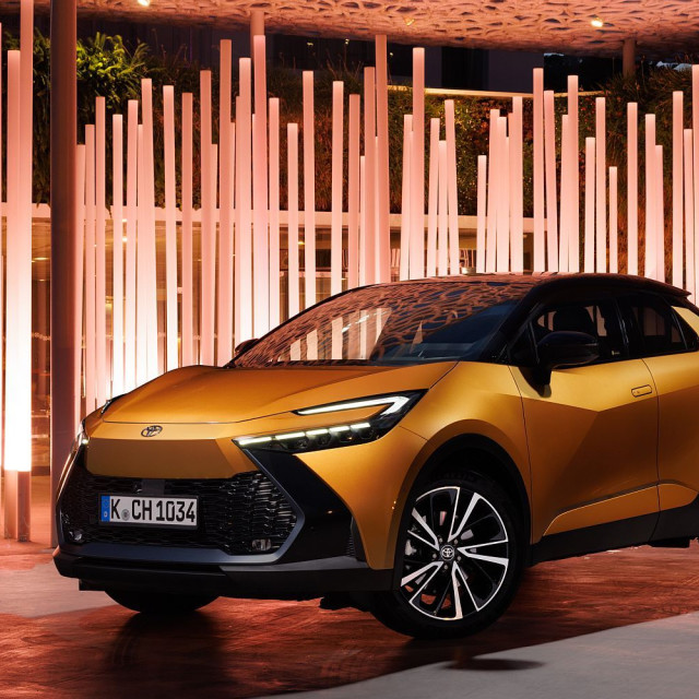 Self charging hybrid toyota store